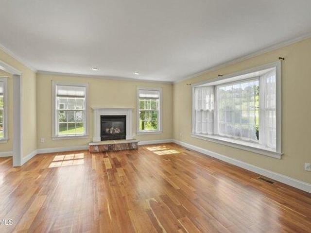 house with 3 bedroom, Lee MA ES105207371