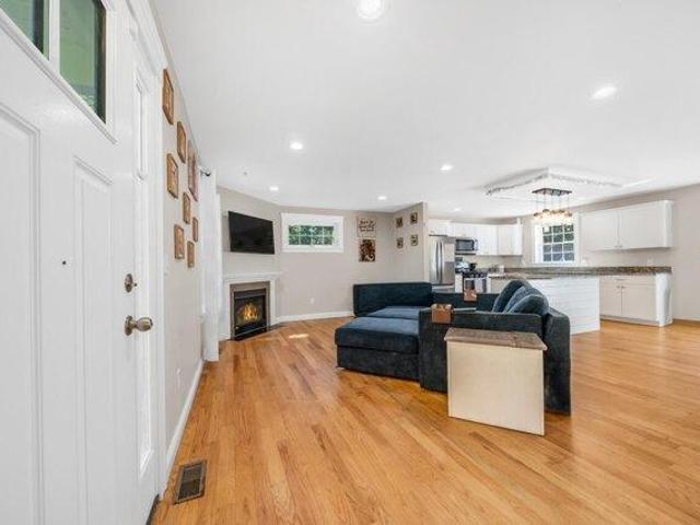house with 3 bedroom, Lee NH ES103440068