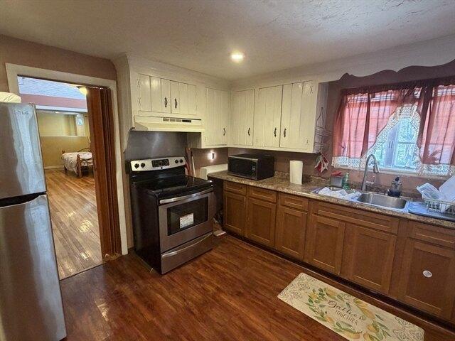 house with 3 bedroom, Leicester MA DLS102961592