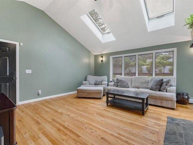 house with 3 bedroom, Leicester MA DS104115545