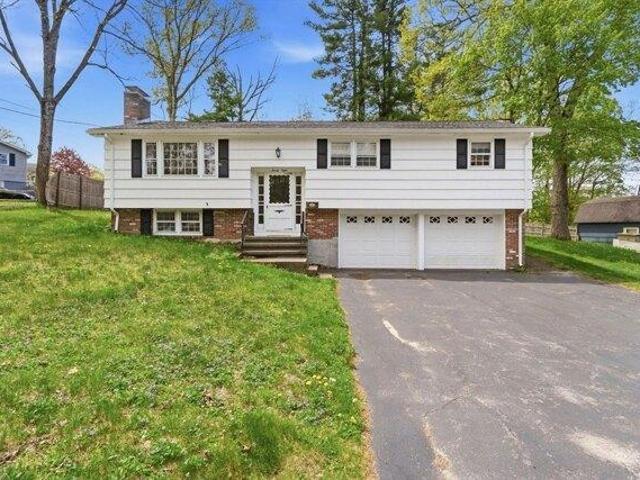 house with 3 bedroom, Leicester MA ES103221118