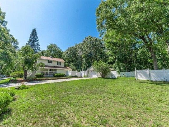 house with 3 bedroom, Leicester MA ES104834829