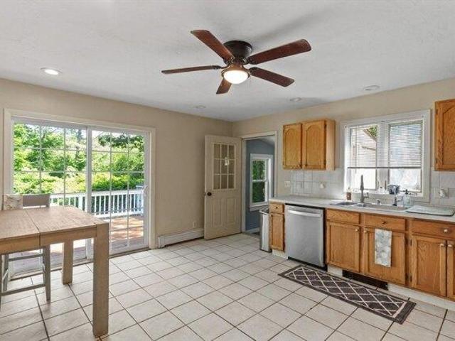 house with 3 bedroom, Leicester MA ES105093996