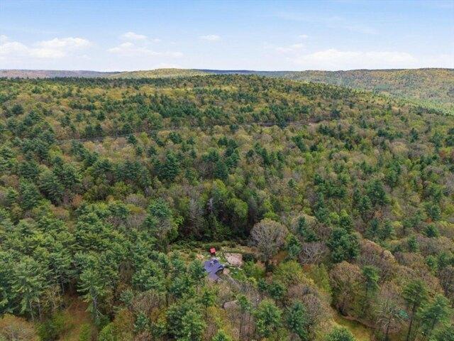 house with 3 bedroom, Leverett MA ES103189516