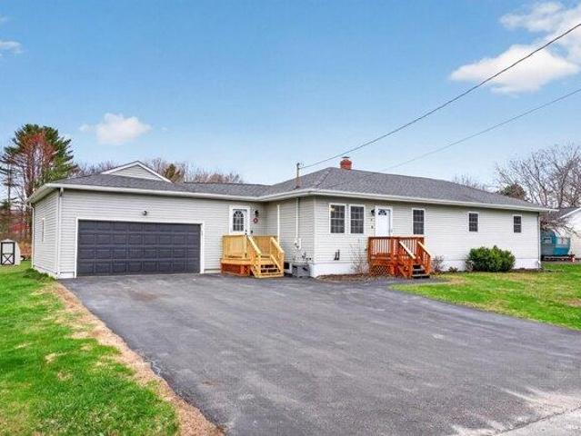 house with 3 bedroom, Lewiston ME DLS102445116