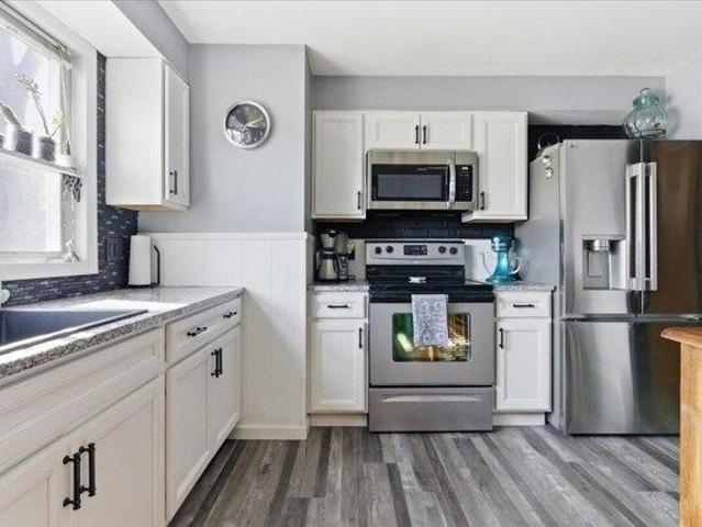 house with 3 bedroom, Lewiston ME DLS102254275