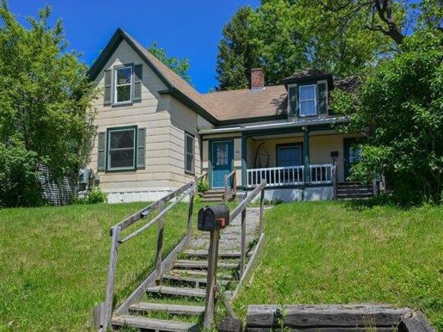 house with 3 bedroom, Lewiston ME ES103126983