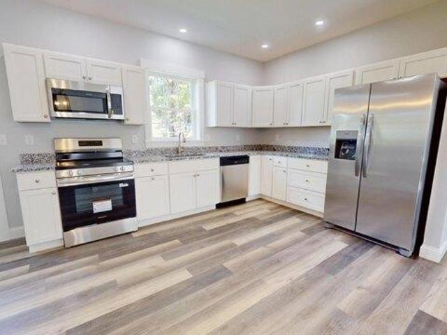 house with 3 bedroom, Lewiston ME ES104609283