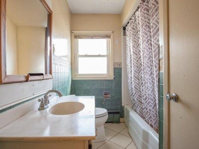house with 3 bedroom, Lewiston ME ES105171996