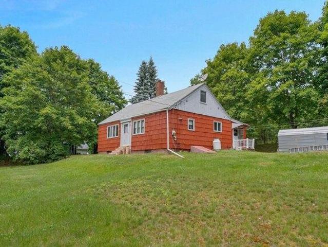 house with 3 bedroom, Lewiston ME ES105172281