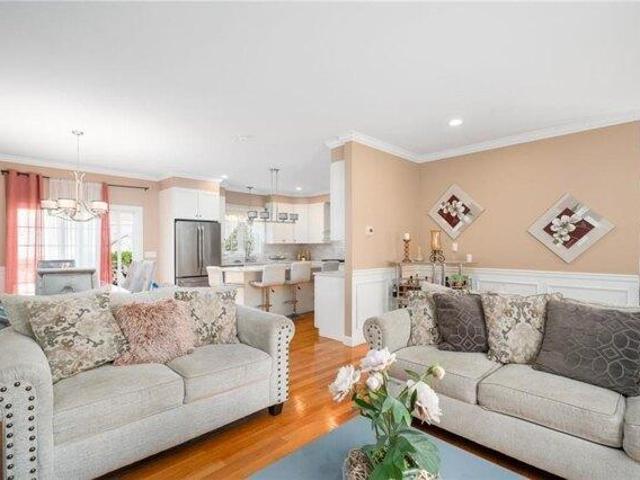 house with 3 bedroom, Lincoln RI DS104298859