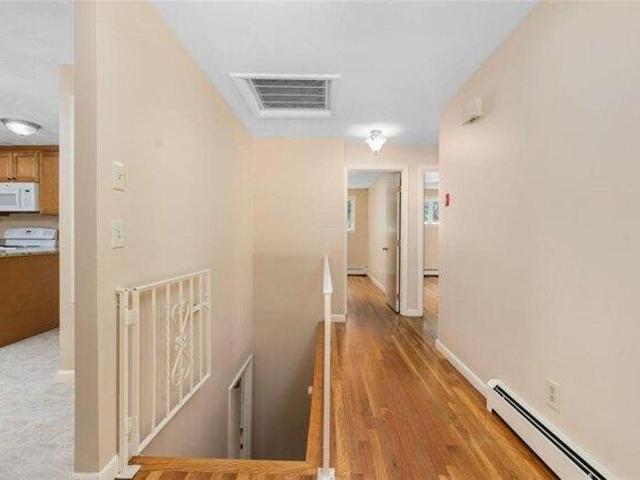 house with 3 bedroom, Lincoln RI ES105081297