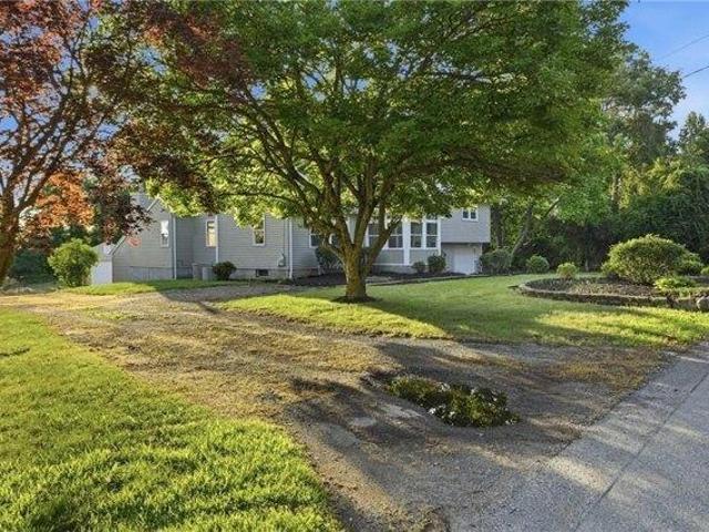 house with 3 bedroom, Lincoln RI ES105106988