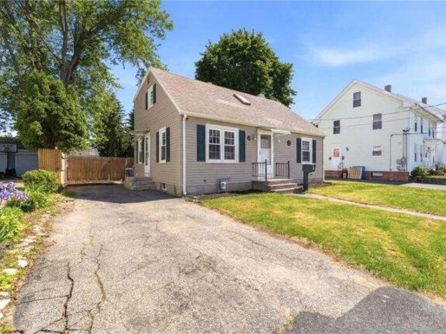 house with 3 bedroom, Lincoln RI ES102959060