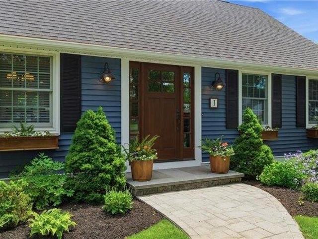 house with 3 bedroom, Lincoln RI ES103037644