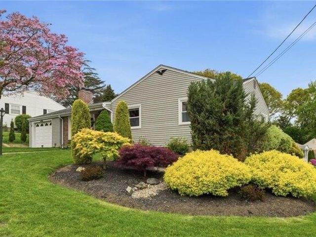 house with 3 bedroom, Lincoln RI ES103073832
