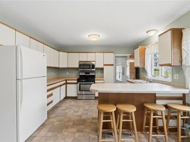 house with 3 bedroom, Lincoln RI ES103223033