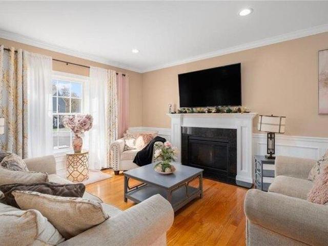 house with 3 bedroom, Lincoln RI ES103438348