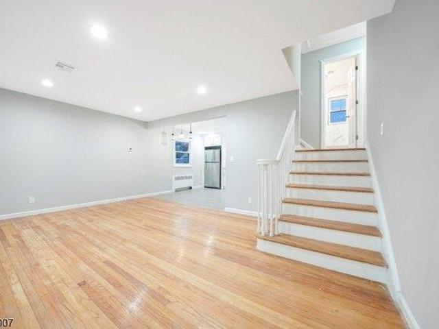 house with 3 bedroom, Linden NJ DS102583533
