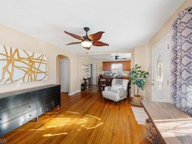 house with 3 bedroom, Linden NJ ES103437912