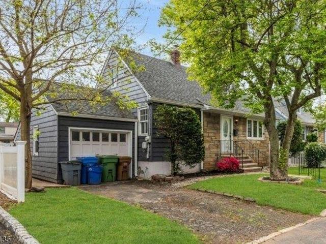 house with 3 bedroom, Linden NJ ES104604427