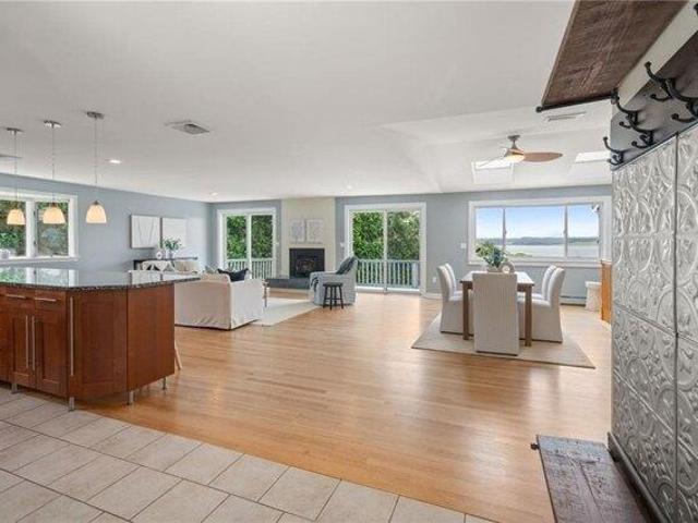 house with 3 bedroom, Little Compton RI ES103018714