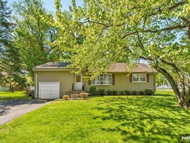 house with 3 bedroom, Little Falls NJ DS102560685