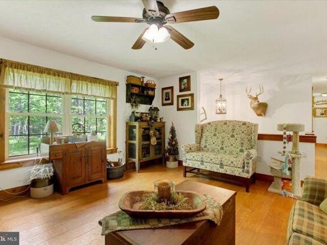 house with 3 bedroom, Littlestown PA ES103627776