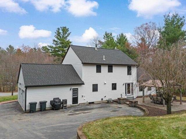 house with 3 bedroom, Litchfield NH DS102708816
