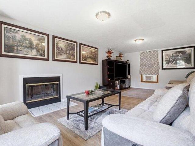 house with 3 bedroom, Litchfield NH ES104482131