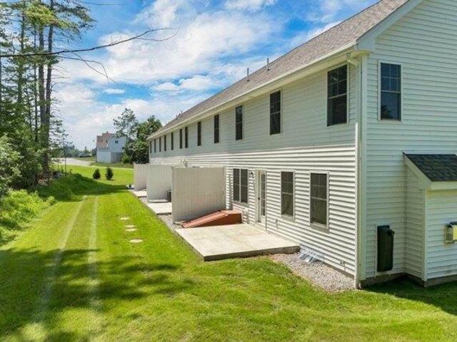 house with 3 bedroom, Litchfield NH ES105113595
