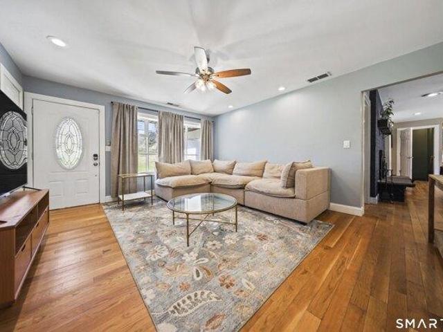house with 3 bedroom, Litchfield CT ES103625456