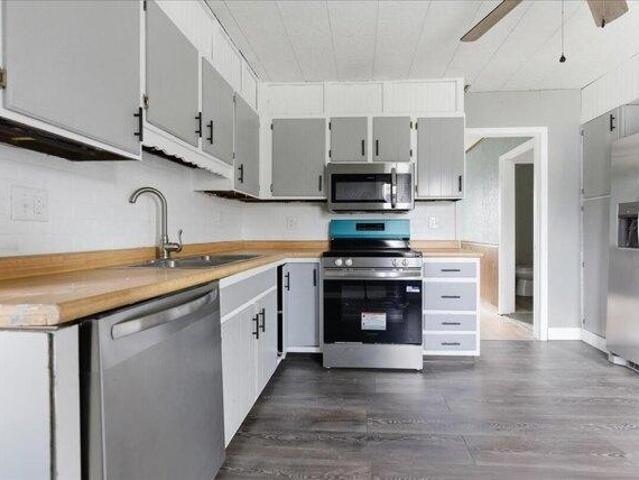 house with 3 bedroom, Livermore Falls ME ES103663340