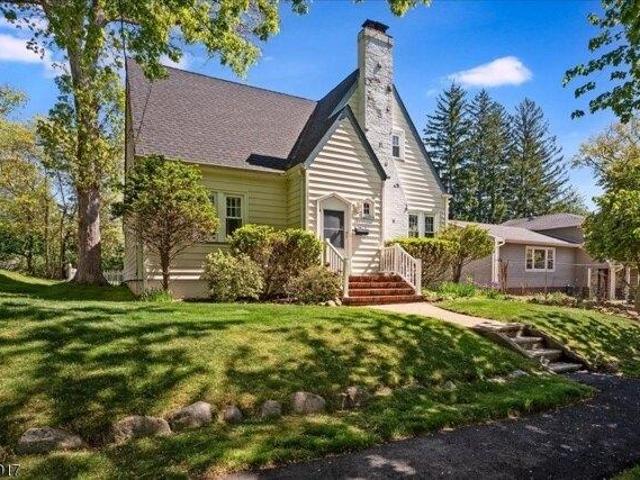 house with 3 bedroom, Livingston NJ DS102258598