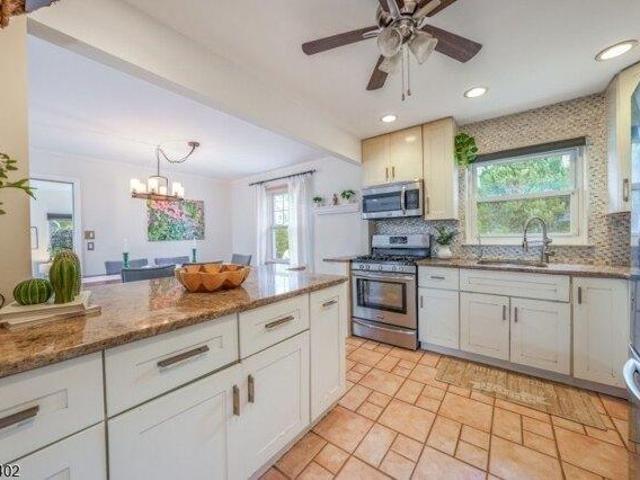 house with 3 bedroom, Livingston NJ DS102825308