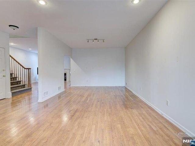 house with 3 bedroom, Livingston NJ ES104191185