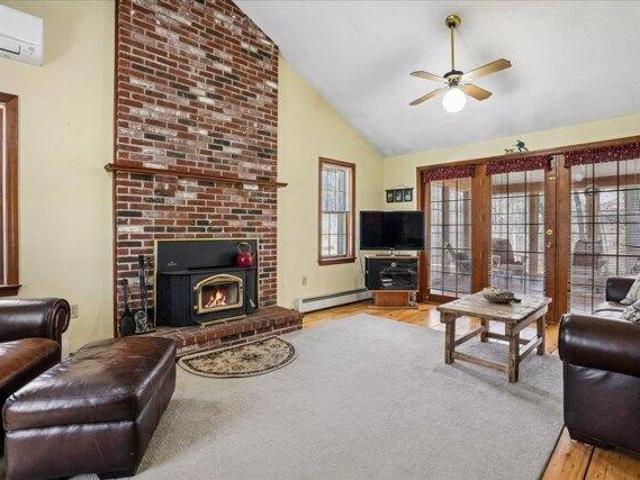 house with 3 bedroom, Londonderry NH DLS102410474