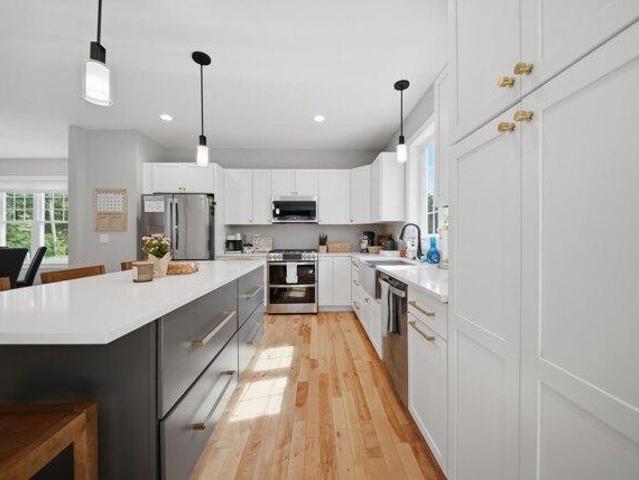 house with 3 bedroom, Londonderry NH DS103969749