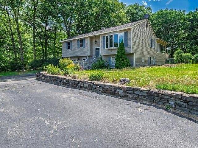 house with 3 bedroom, Londonderry NH DS104010892