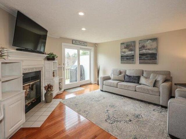 house with 3 bedroom, Londonderry NH DS104149336