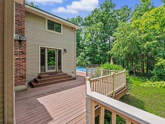 house with 3 bedroom, Londonderry NH DS104113749