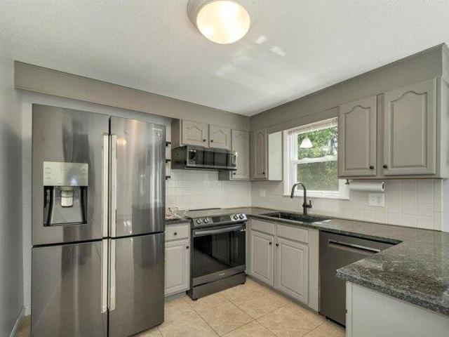 house with 3 bedroom, Londonderry NH DS104409934