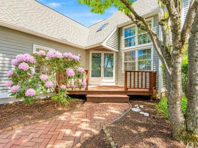 house with 3 bedroom, Londonderry NH ES103850934