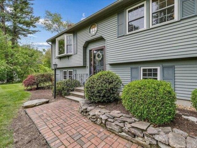 house with 3 bedroom, Londonderry NH ES103966668