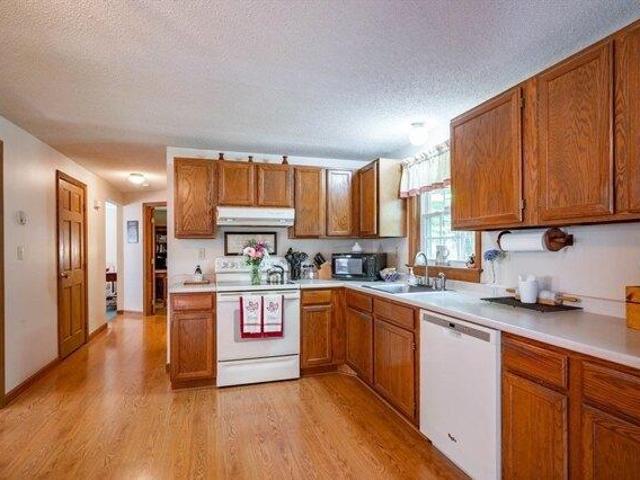 house with 3 bedroom, Londonderry NH ES105092809