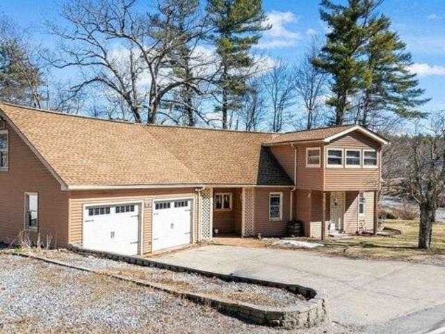 house with 3 bedroom, Londonderry NH ES105094336