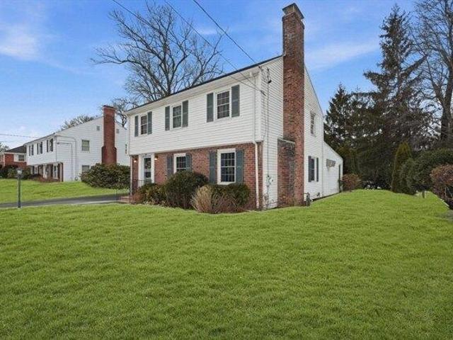 house with 3 bedroom, Longmeadow MA DLS102412691