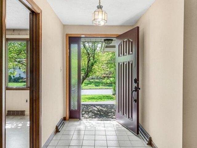 house with 3 bedroom, Longmeadow MA DS102825211