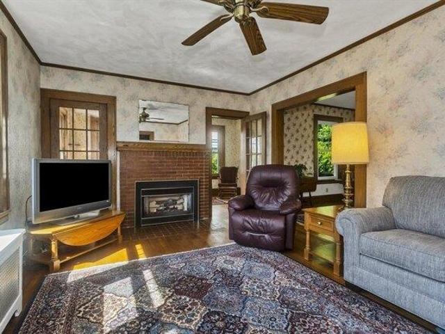 house with 3 bedroom, Longmeadow MA ES104264469