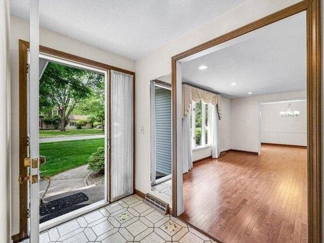 house with 3 bedroom, Longmeadow MA ES104569235